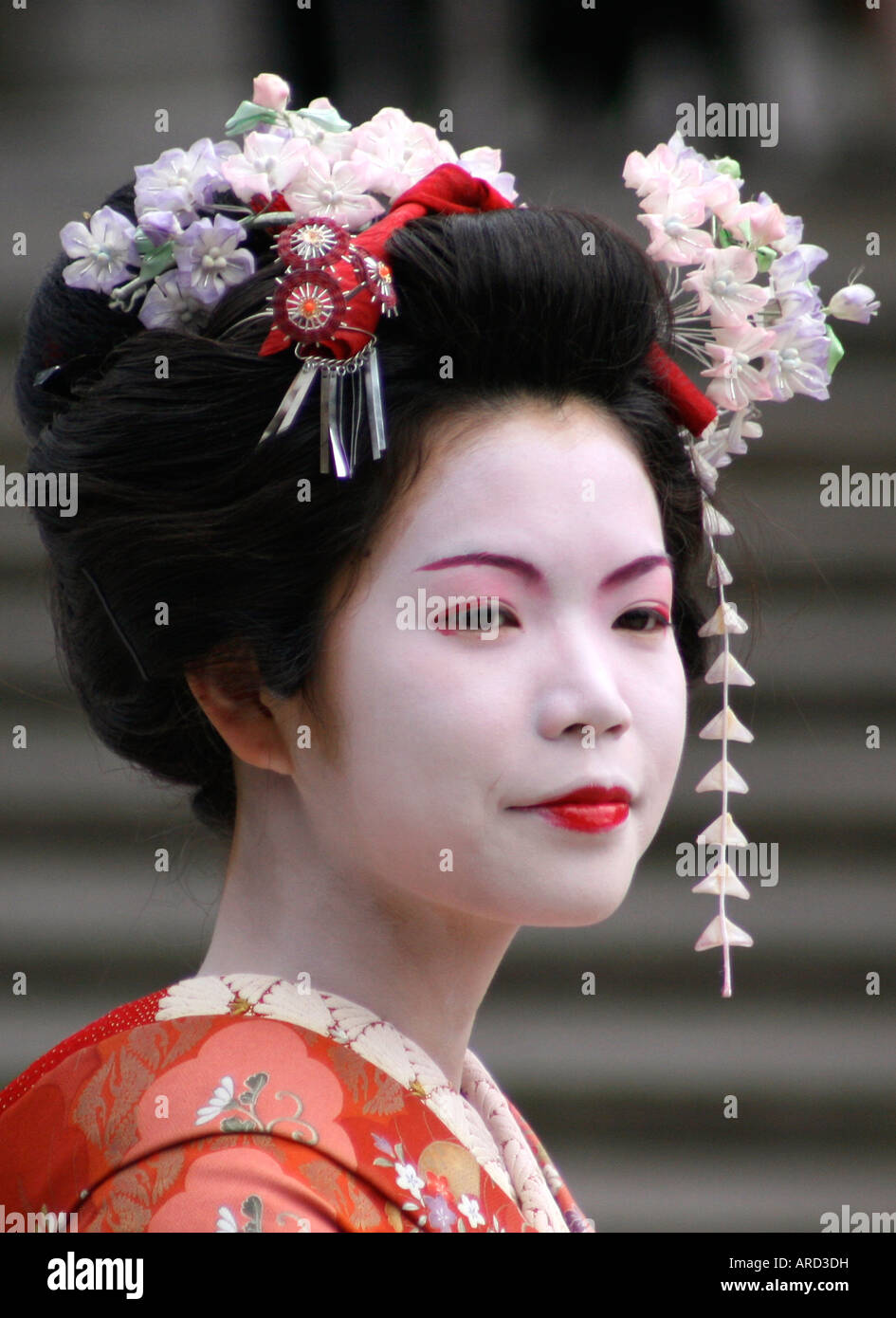 Geisha in traditional dress, Kyoto, Japan Stock Photo - Alamy