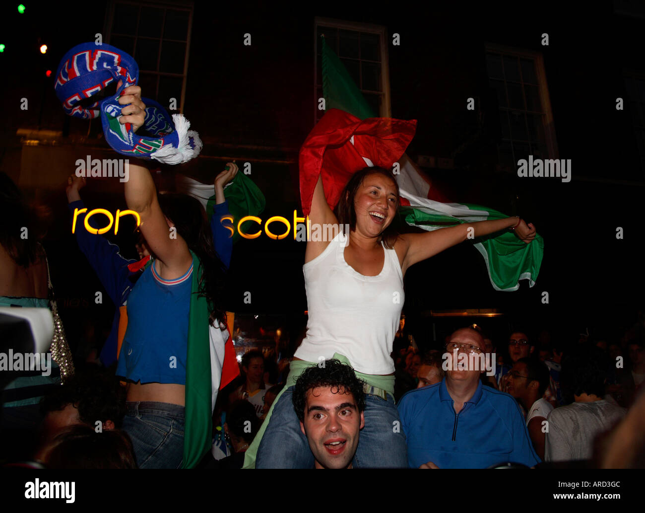 Italian fans football london hi-res stock photography and images - Alamy