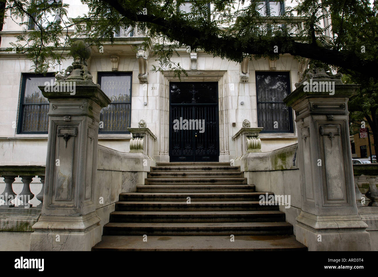 New york city mansion residence hi-res stock photography and images - Alamy