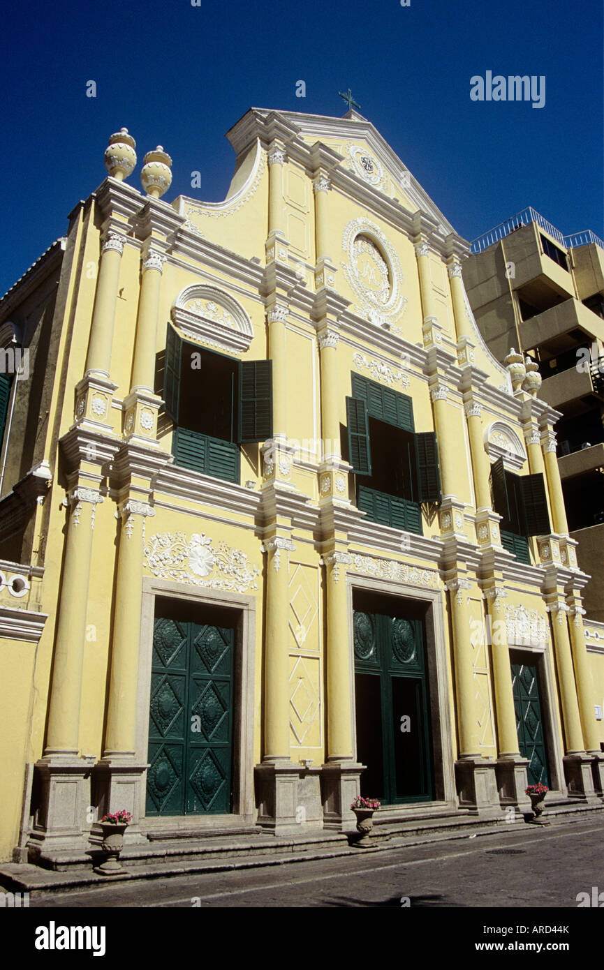 Exterior st dominics church hi-res stock photography and images - Alamy