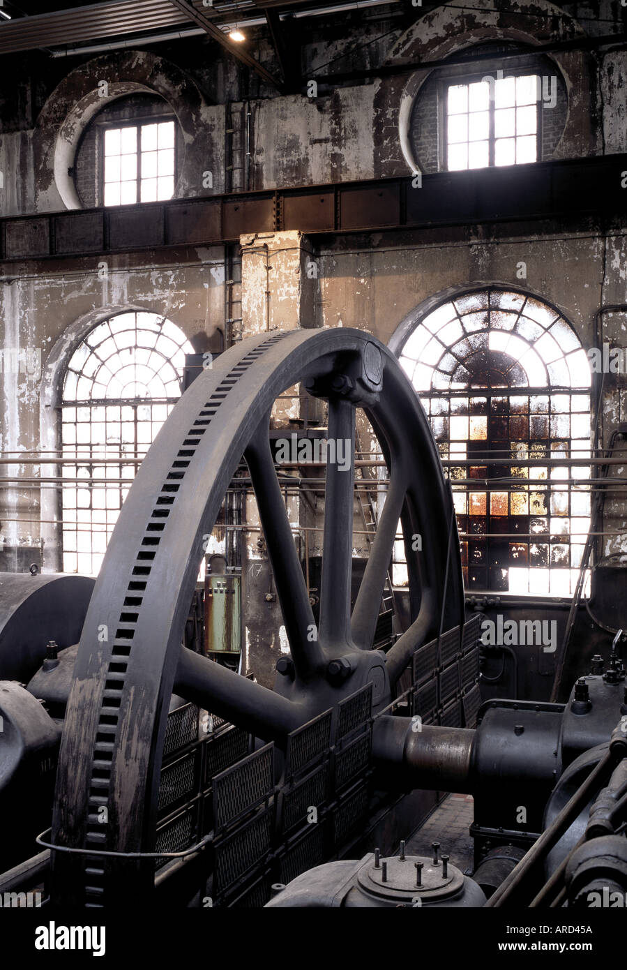 Schwungrad hi-res stock photography and images - Alamy