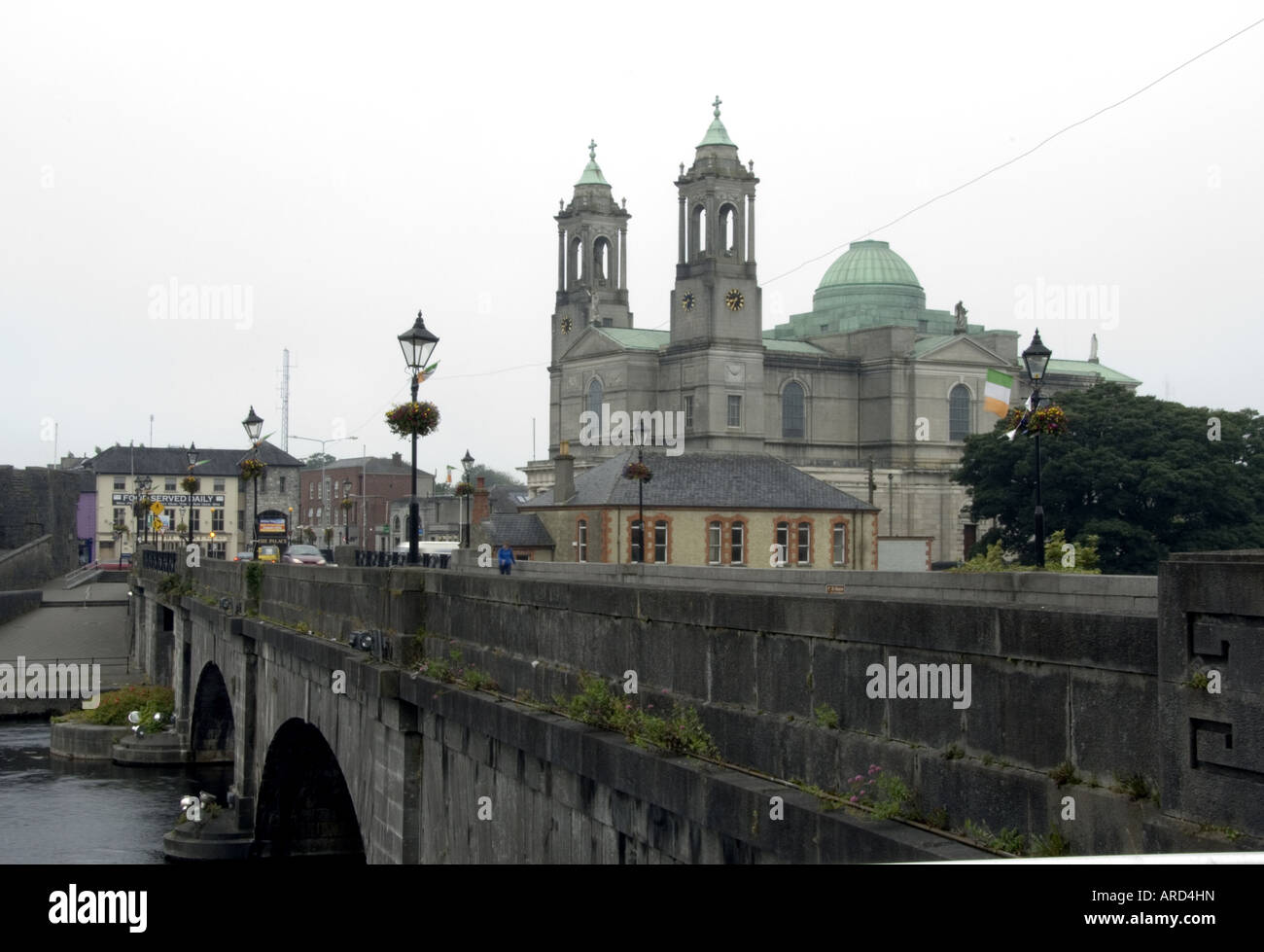 Shannon bridge athlone ireland hi-res stock photography and images - Alamy