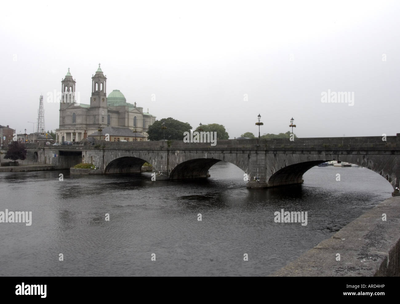 Shannon bridge athlone ireland hi-res stock photography and images - Alamy