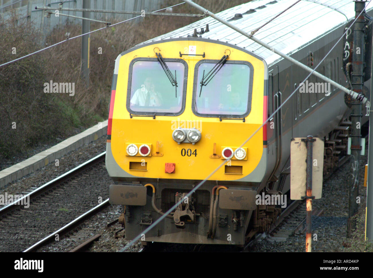 Overhead powerlines railway hi-res stock photography and images - Alamy