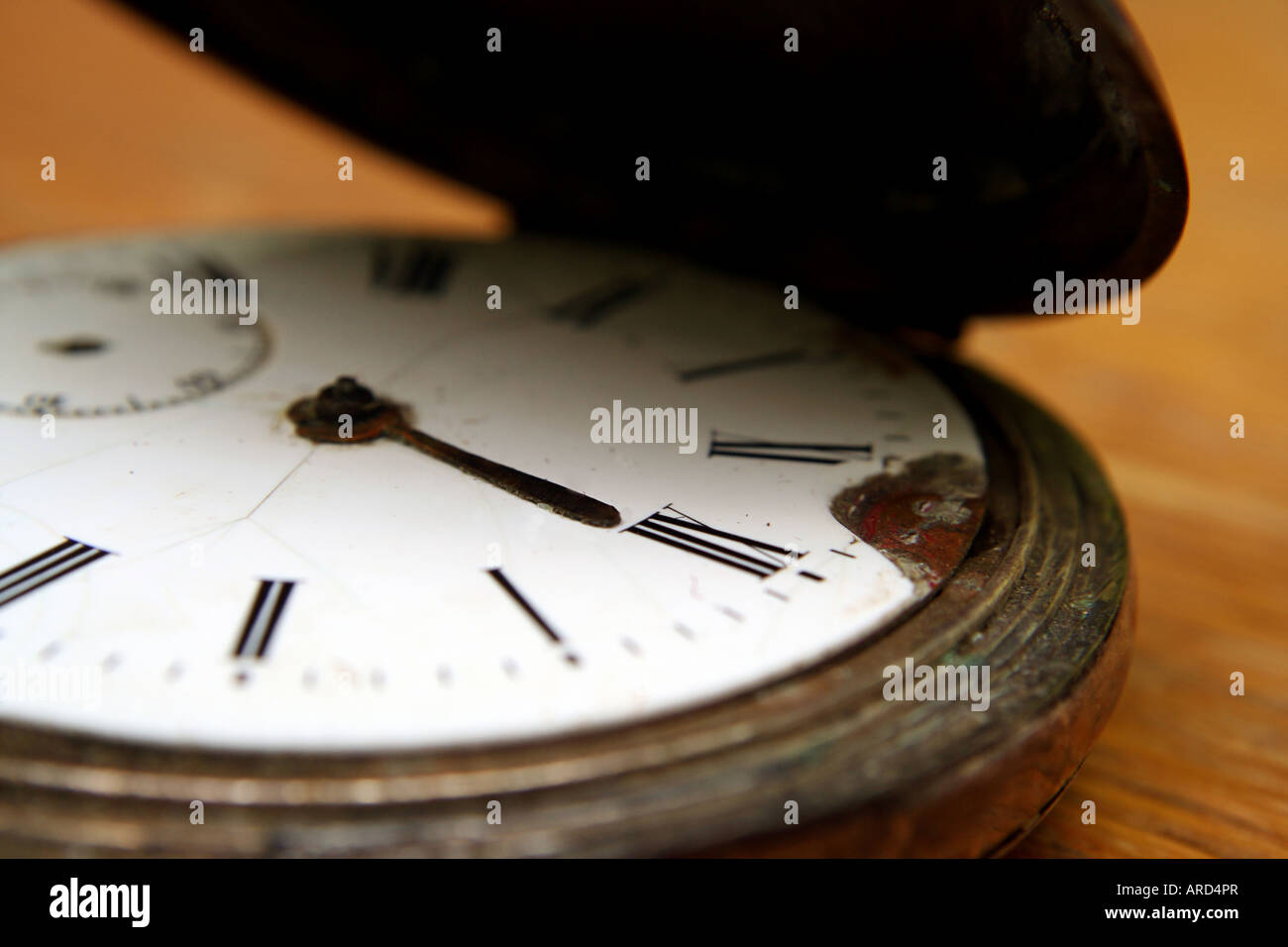 Elegant men antique hi-res stock photography and images - Alamy