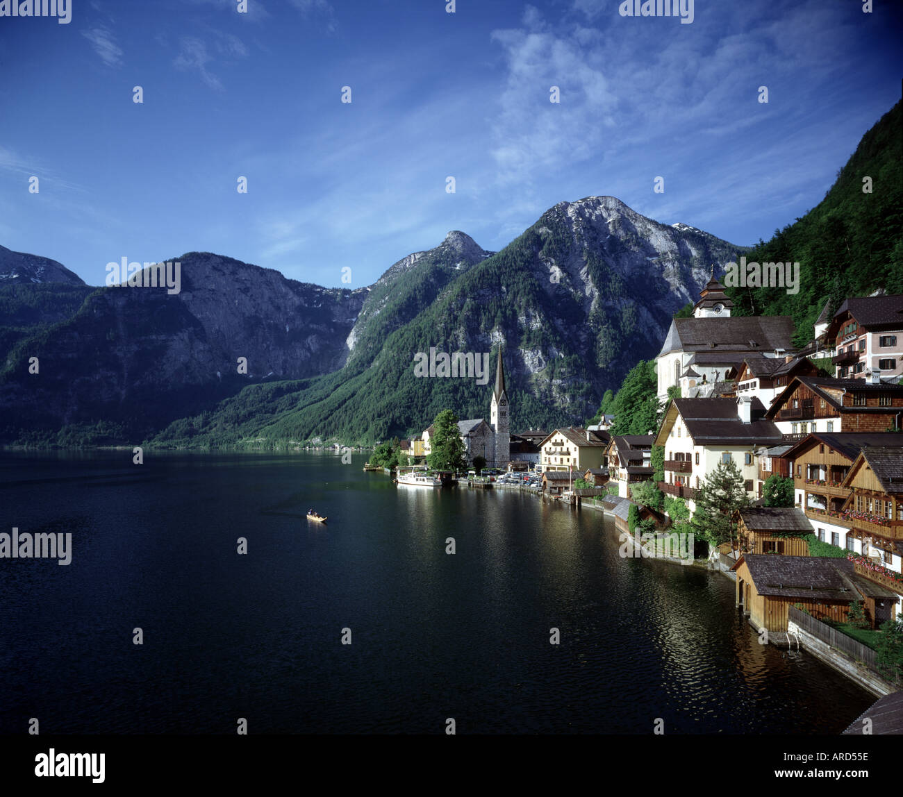 Hallstatt, See, mit Dachsteinmassiv Stock Photo - Alamy