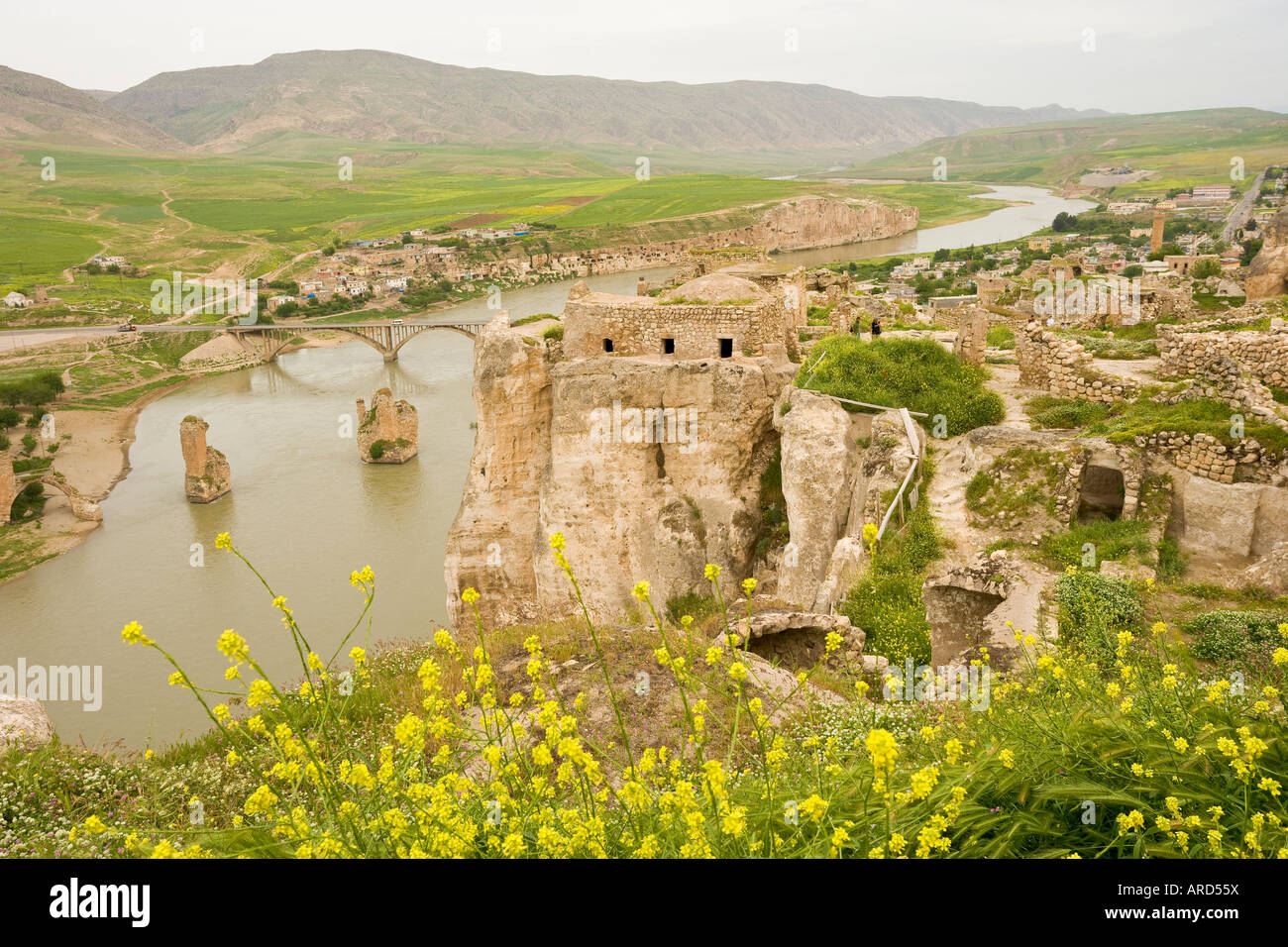 Hasankeyf on the Tigris River Batman Turkey Stock Photo - Alamy