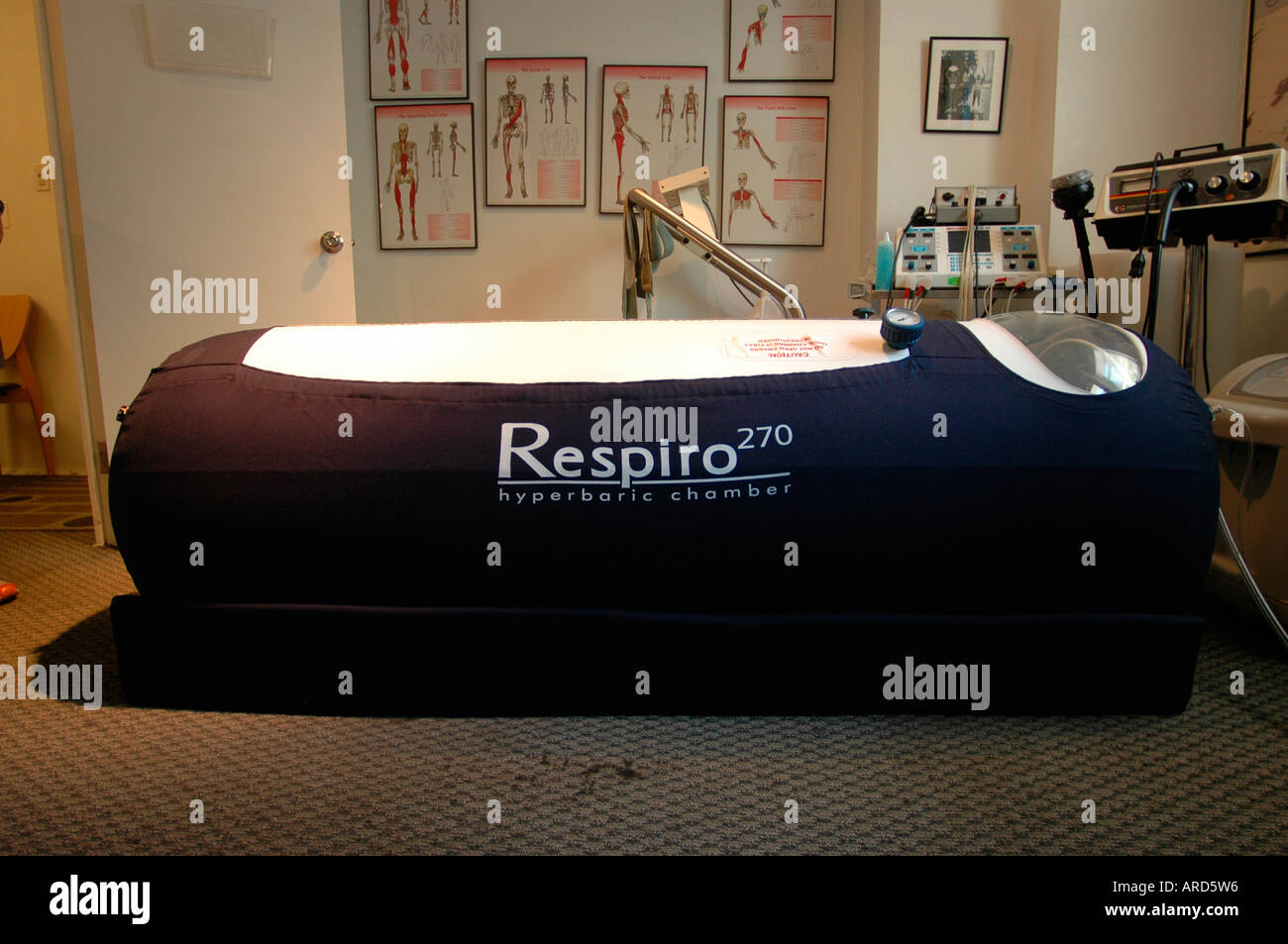 Portable Hyperbaric chamber in doctor s office Stock Photo - Alamy