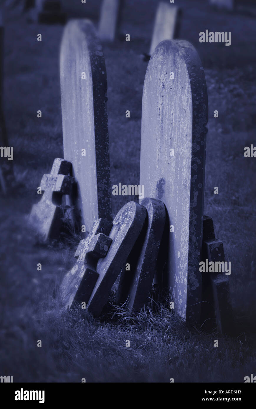 Gravestones night hi-res stock photography and images - Alamy