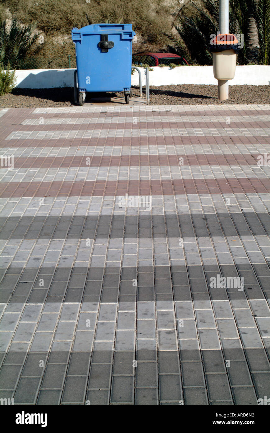 rubbish bin at end of path Stock Photo - Alamy