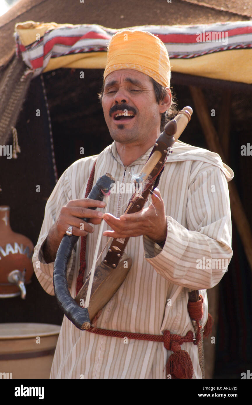 Morocco traditional singer hi-res stock photography and images - Alamy