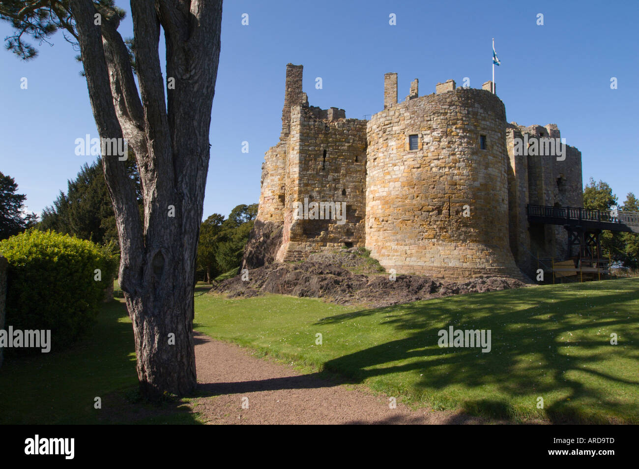 Dirleton village hi-res stock photography and images - Alamy