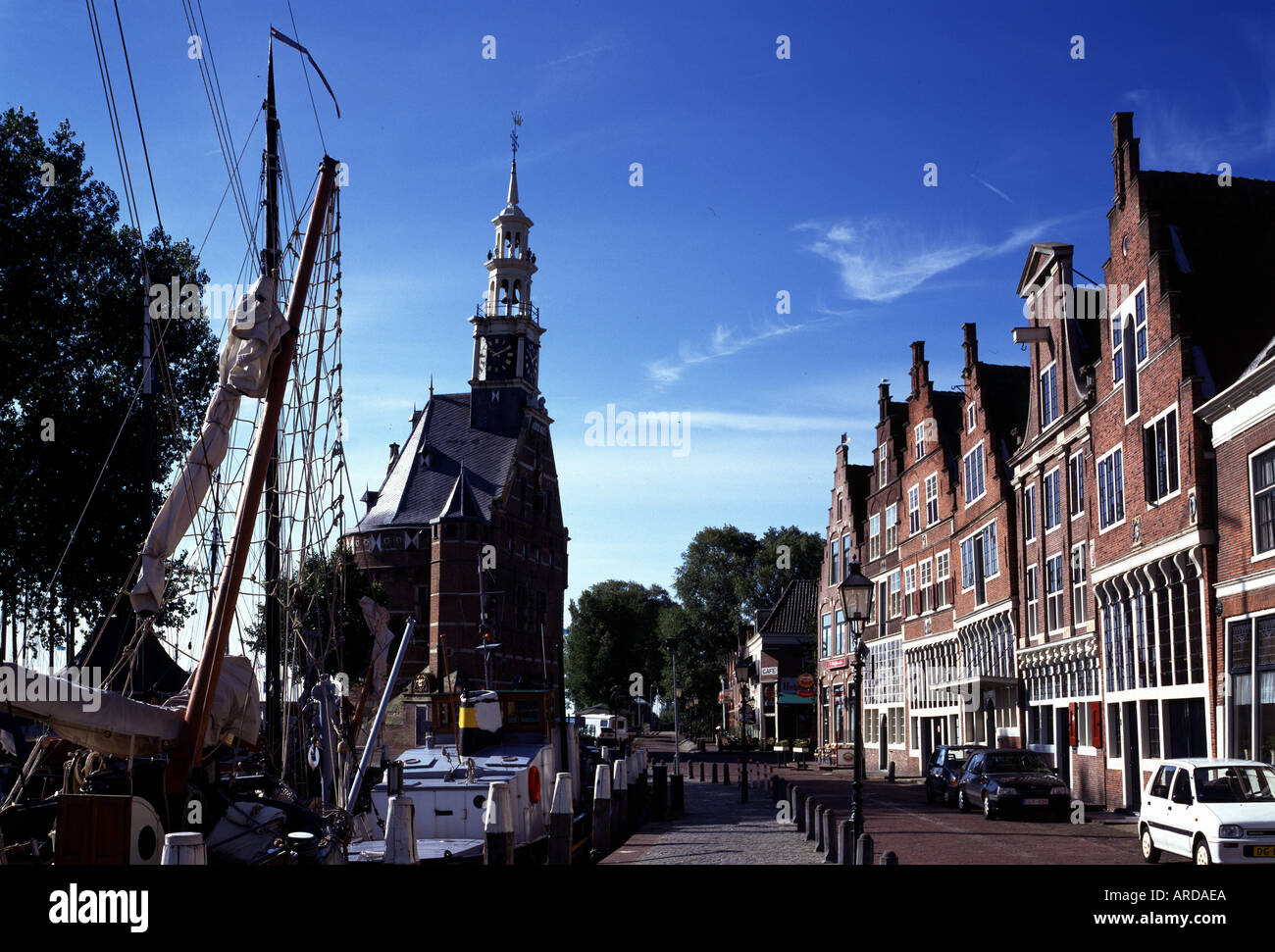 Hoorn, Hoofdtoren, Hafen mit Stadtturm Stock Photo - Alamy