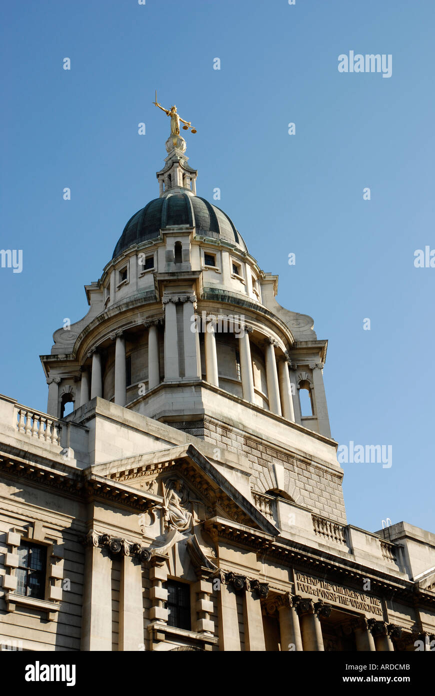 The Old Bailey Central Criminal Court with the Scales of Justice on the ...