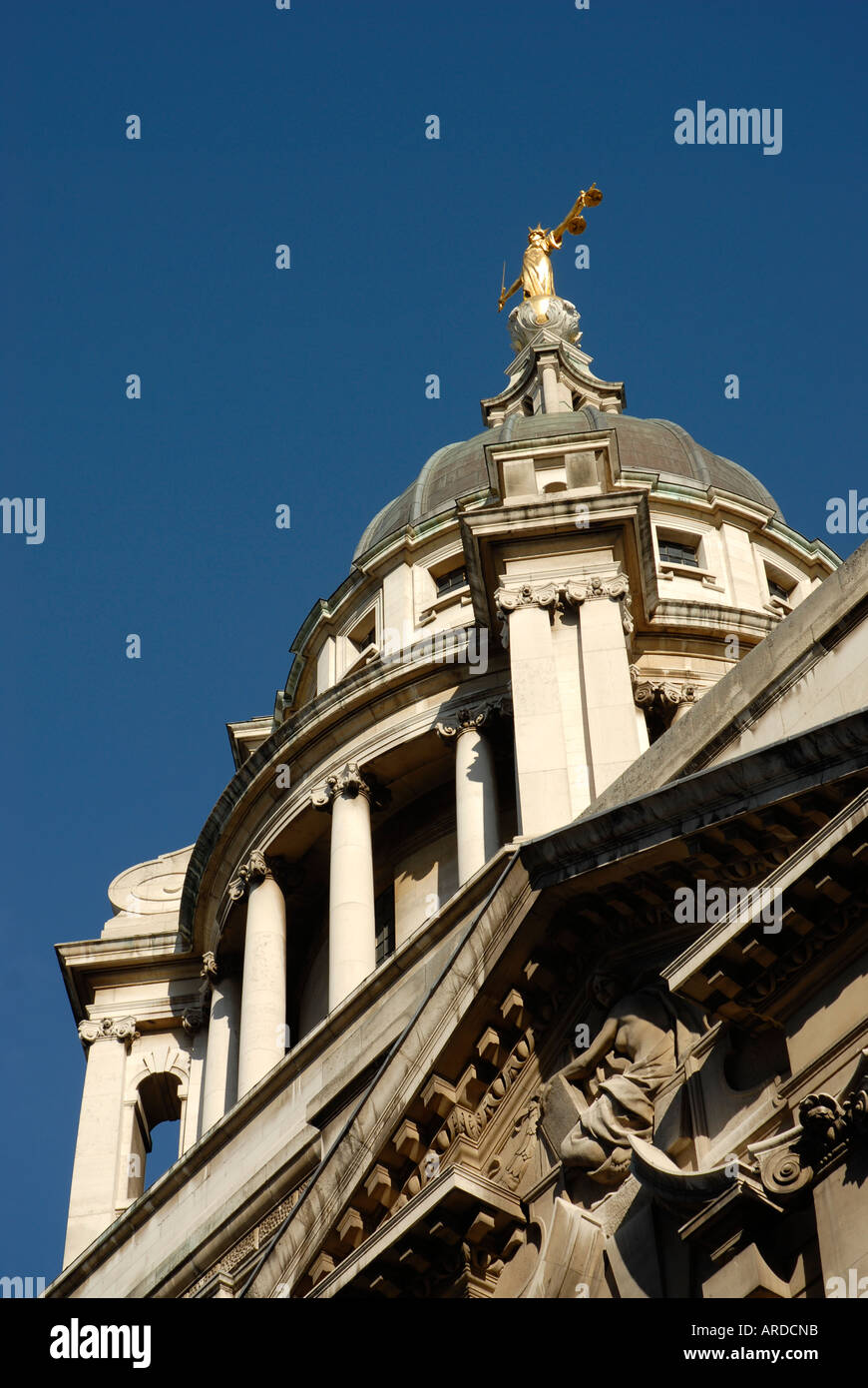 The Old Bailey Central Criminal Court with the Scales of Justice on the ...