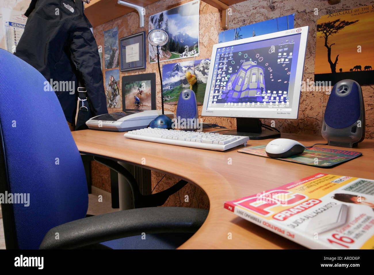 Pc desktop at home Stock Photo - Alamy