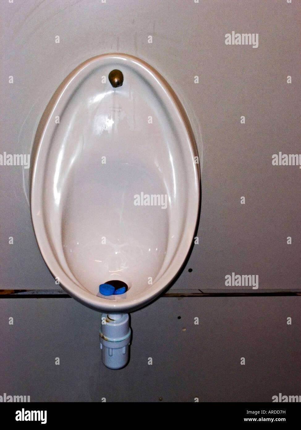 Male urinal hi-res stock photography and images - Alamy