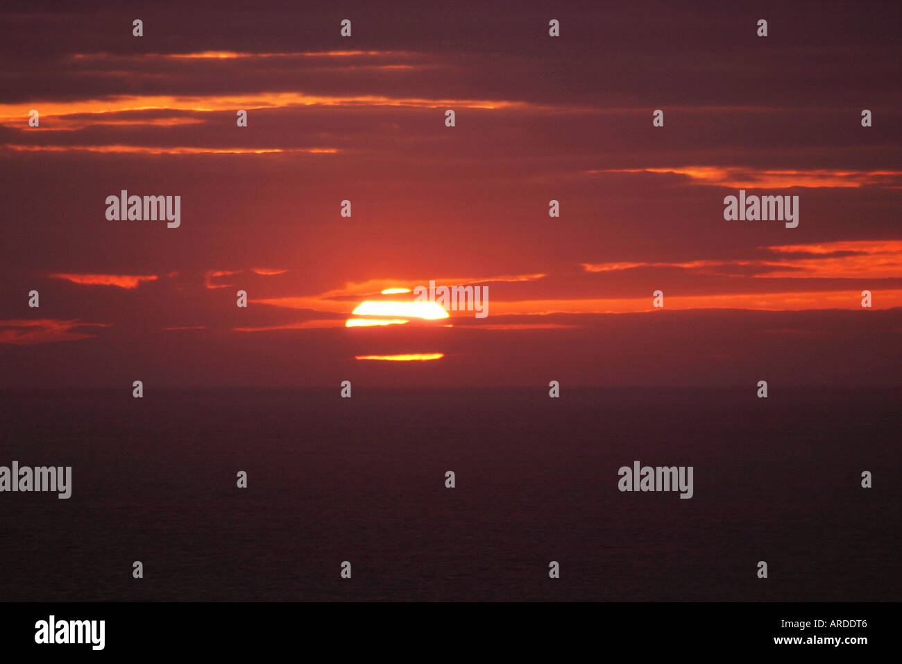 red sky sunset Stock Photo - Alamy