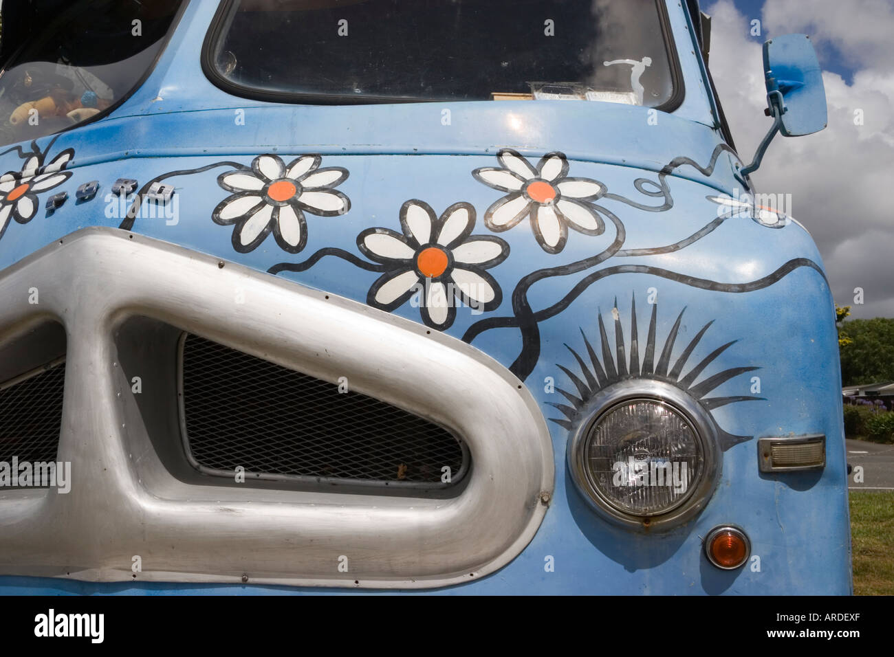 Colourful painted decoration lorry hi-res stock photography and images ...