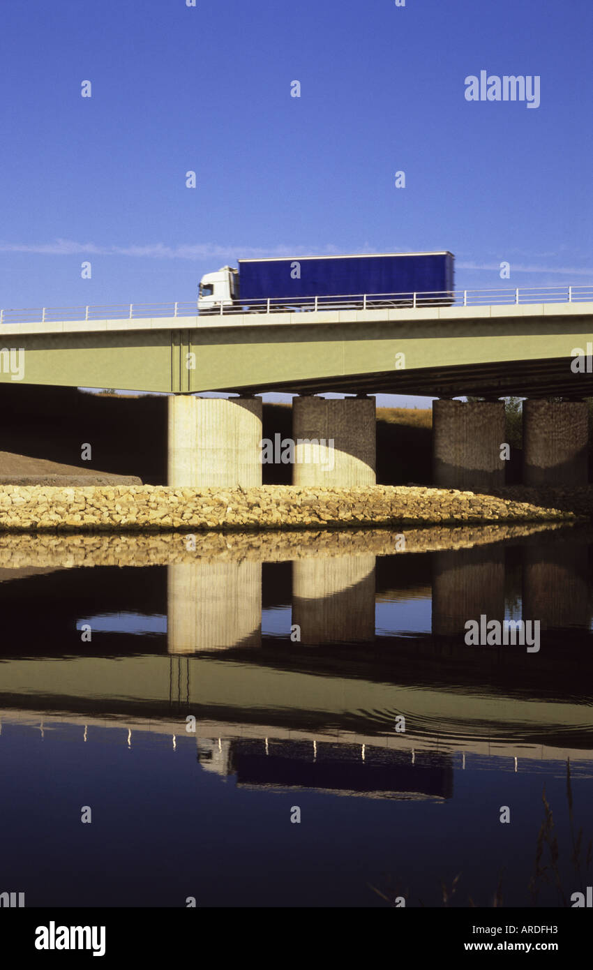 M1 motorway bridge truck hi-res stock photography and images - Alamy