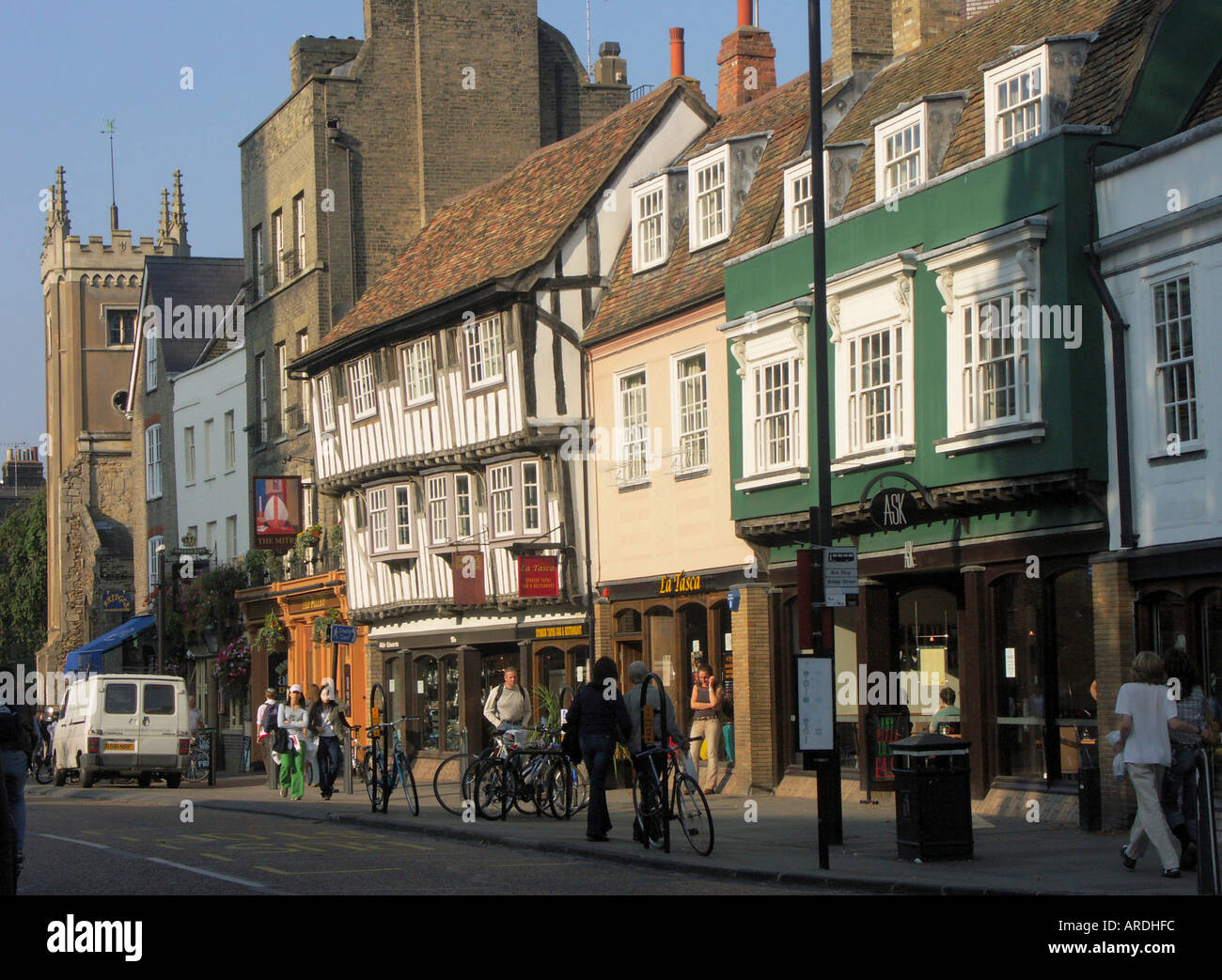 Cambridge cycling bridge hi-res stock photography and images - Alamy