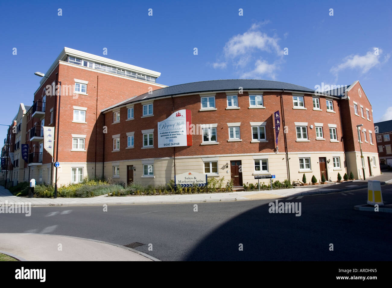 Recently built new houses and flats hi-res stock photography and images ...
