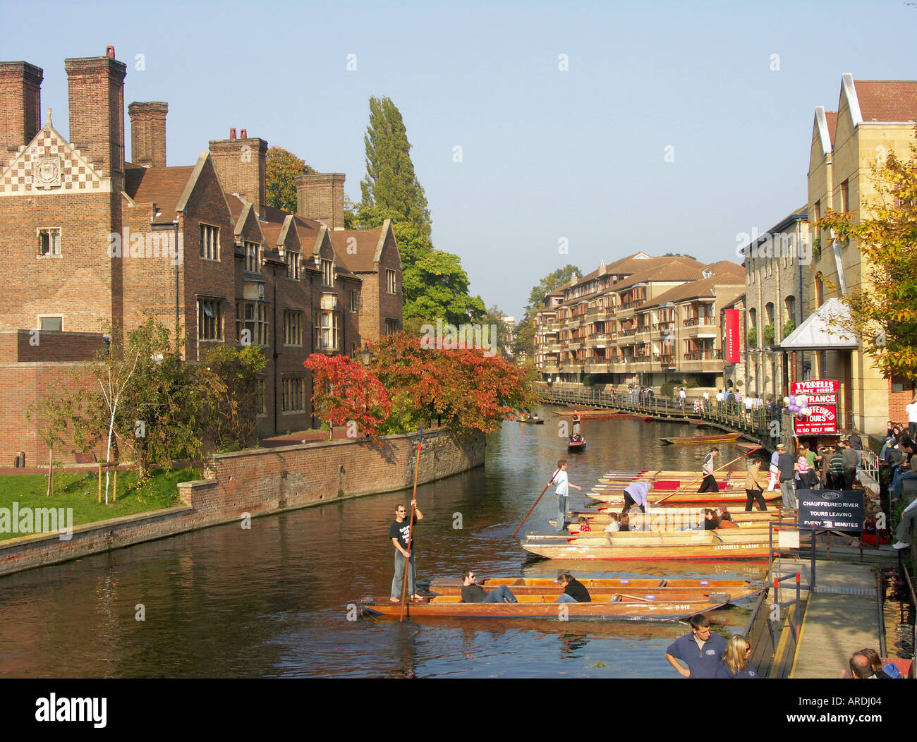 The River Cam viewed from Magdalene Bridge Cambridge Cambridgeshire ...