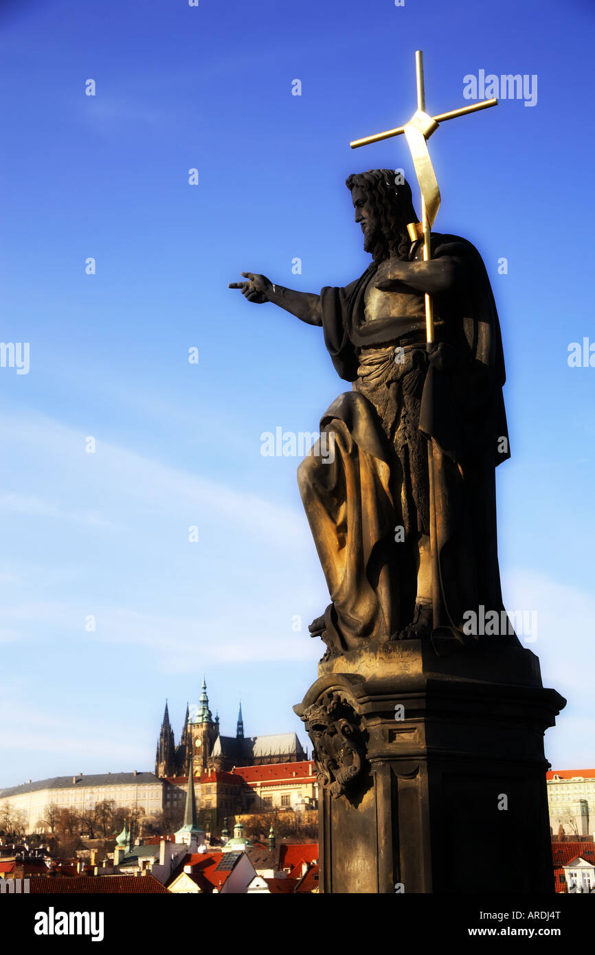 Prague castle and statue hi-res stock photography and images - Alamy