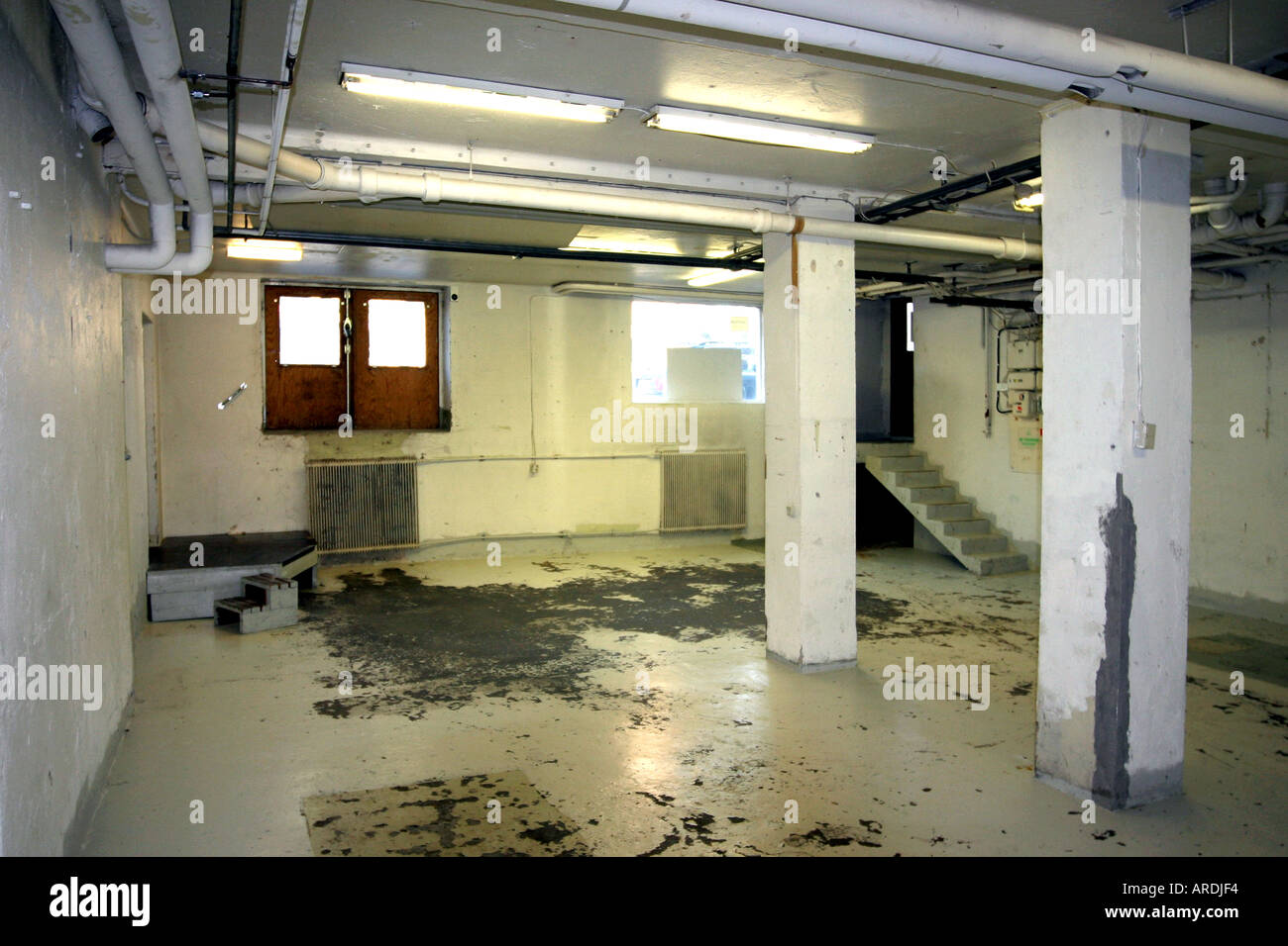 Empty production hall Stock Photo - Alamy