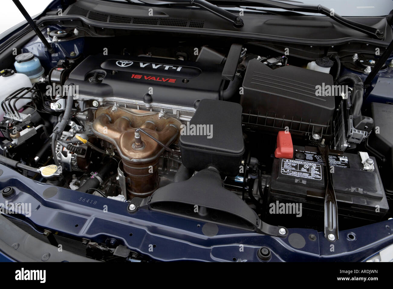 2007 Toyota Camry LE in Blue - Engine Stock Photo - Alamy