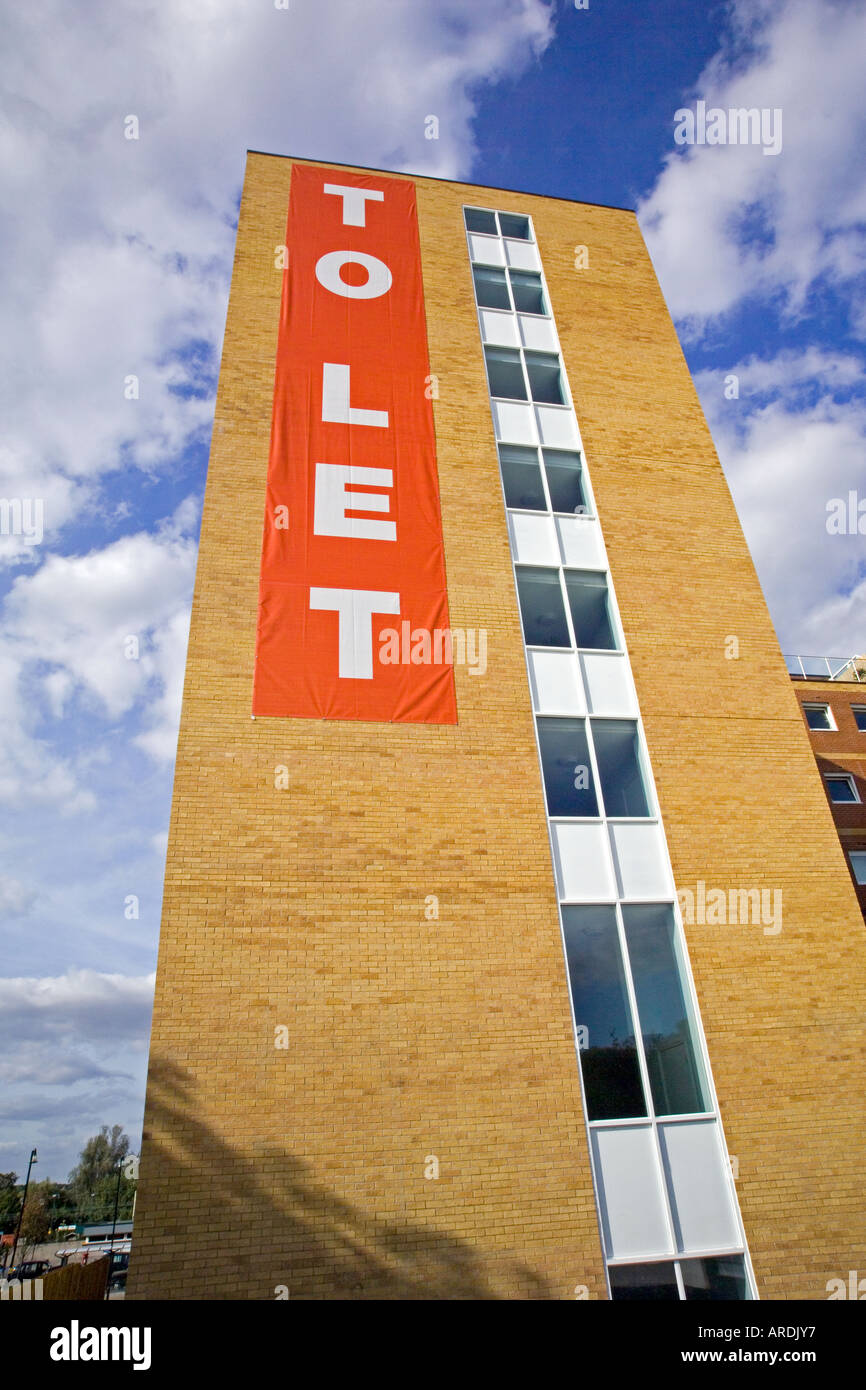 To let signage Stock Photo - Alamy