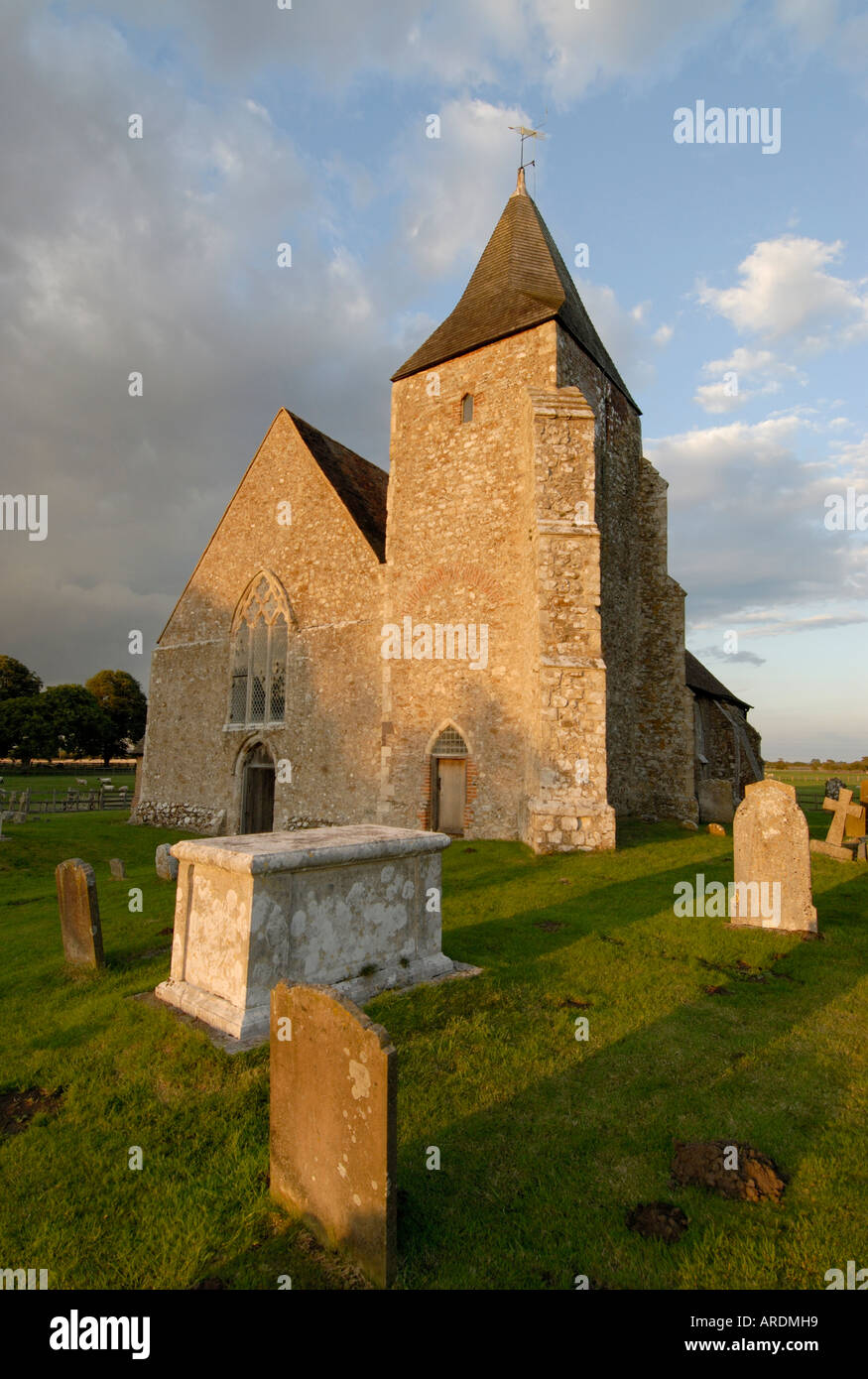 Twelfth century church hi-res stock photography and images - Alamy
