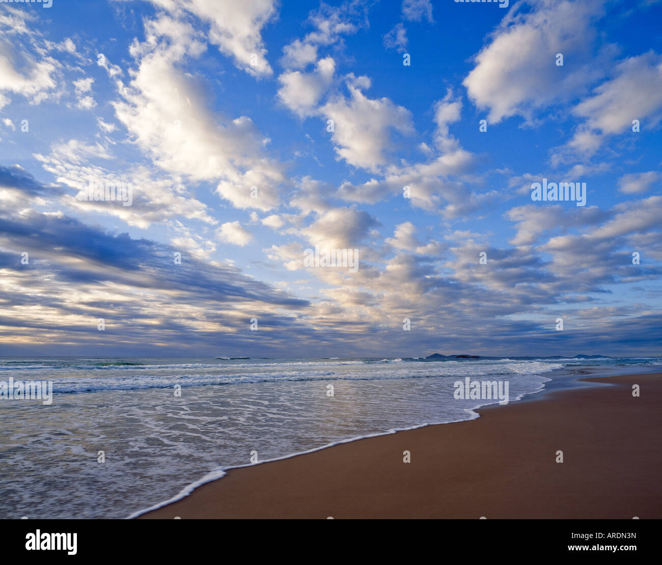 Hat head national park new south wales hi-res stock photography and ...