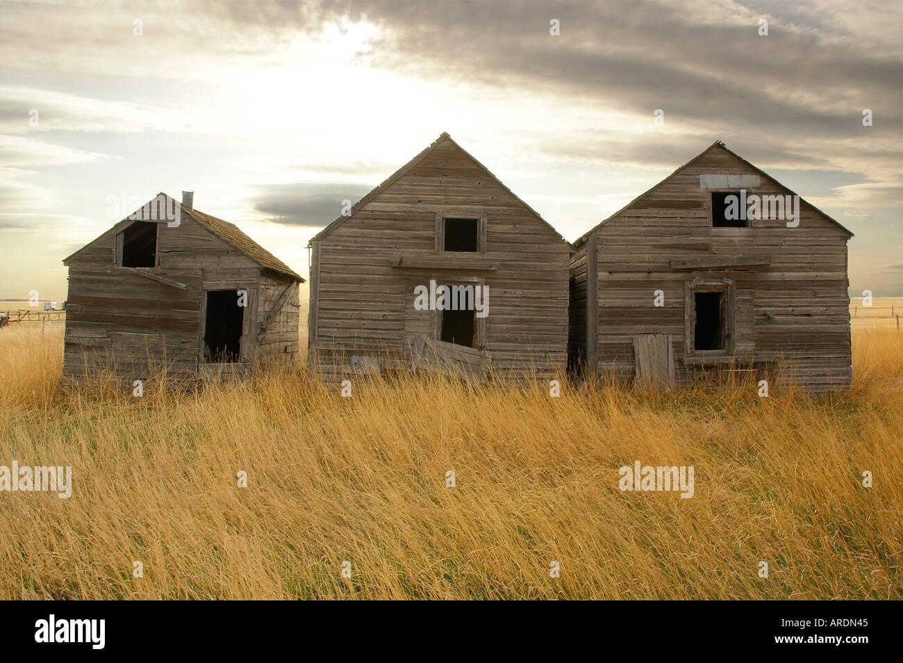 Small farm buildings in ruins hi-res stock photography and images - Alamy