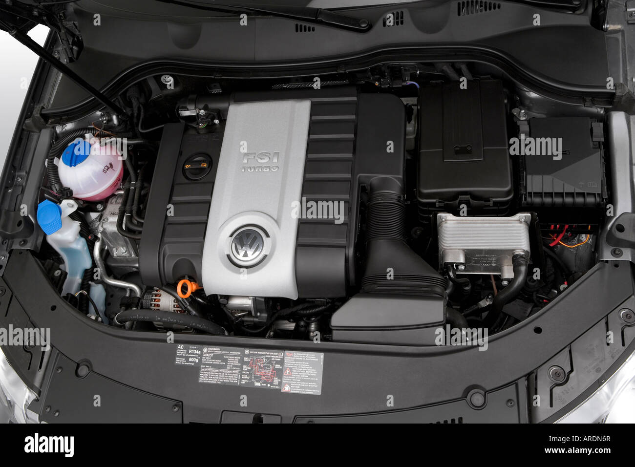 2007 Volkswagen Passat in Gray - Engine Stock Photo - Alamy
