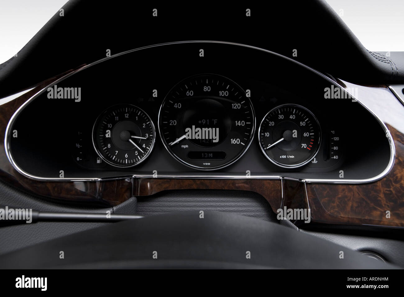 2007 Mercedes-Benz CLS 550 in Black - Speedometer/tachometer Stock ...