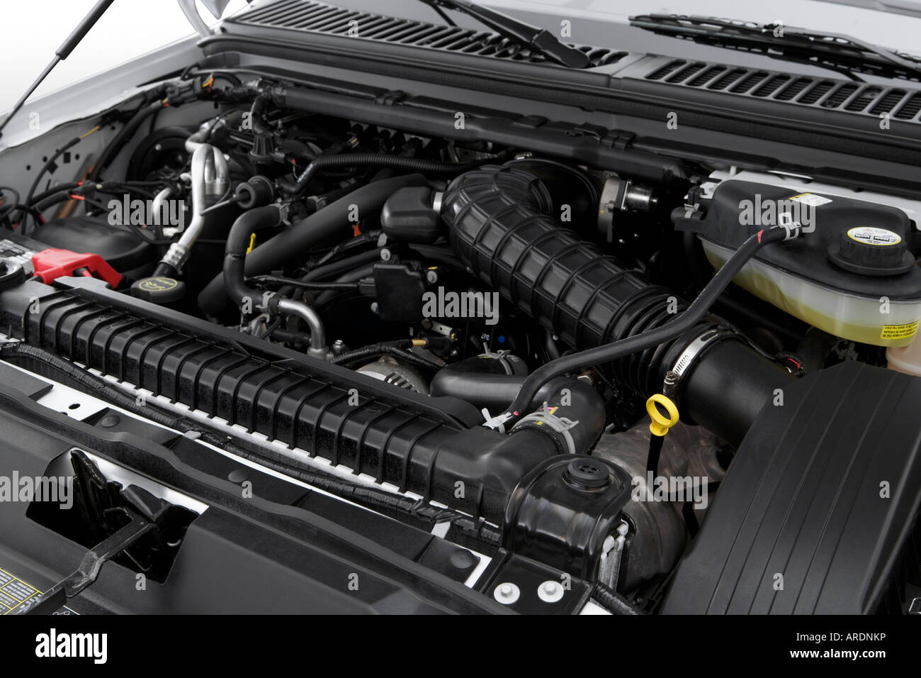 2007 Ford F-350 SD Lariat in White - Engine Stock Photo - Alamy