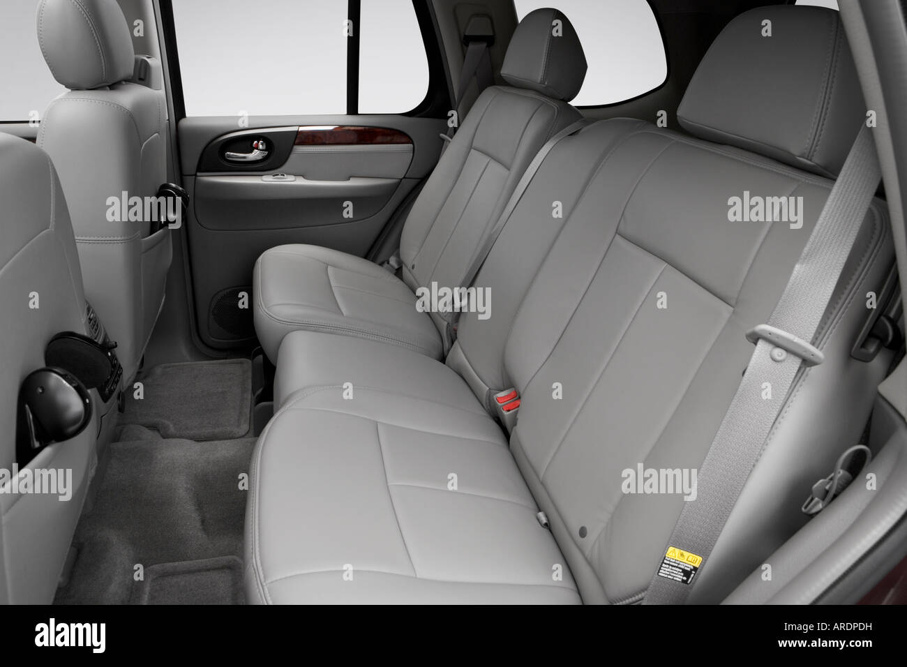 2004 Envoy Interior