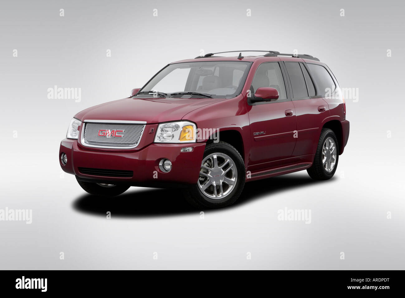 2007 gmc envoy denali in hi-res stock photography and images - Alamy