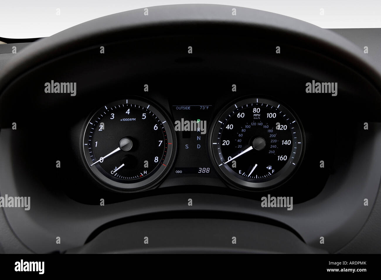 2007 Lexus ES 350 in Gold - Speedometer/tachometer Stock Photo - Alamy