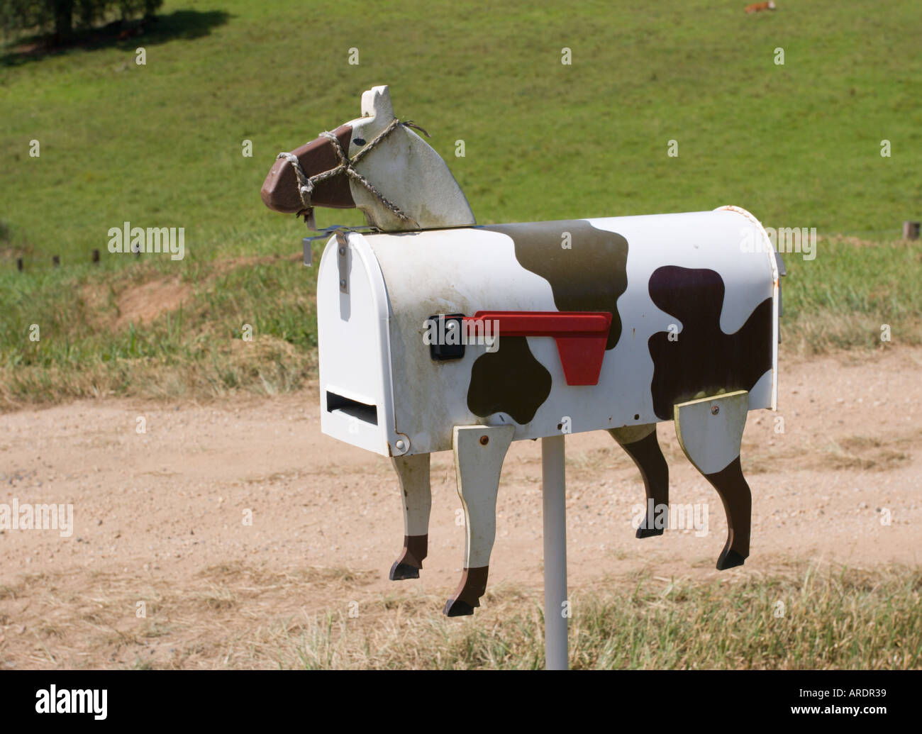 Cow mailbox hi-res stock photography and images - Alamy