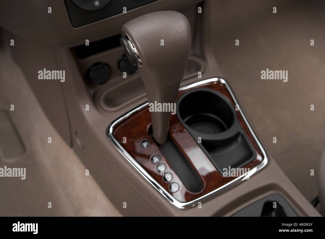 2007 Chevrolet Malibu LS in Red - Gear shifter/center console Stock ...