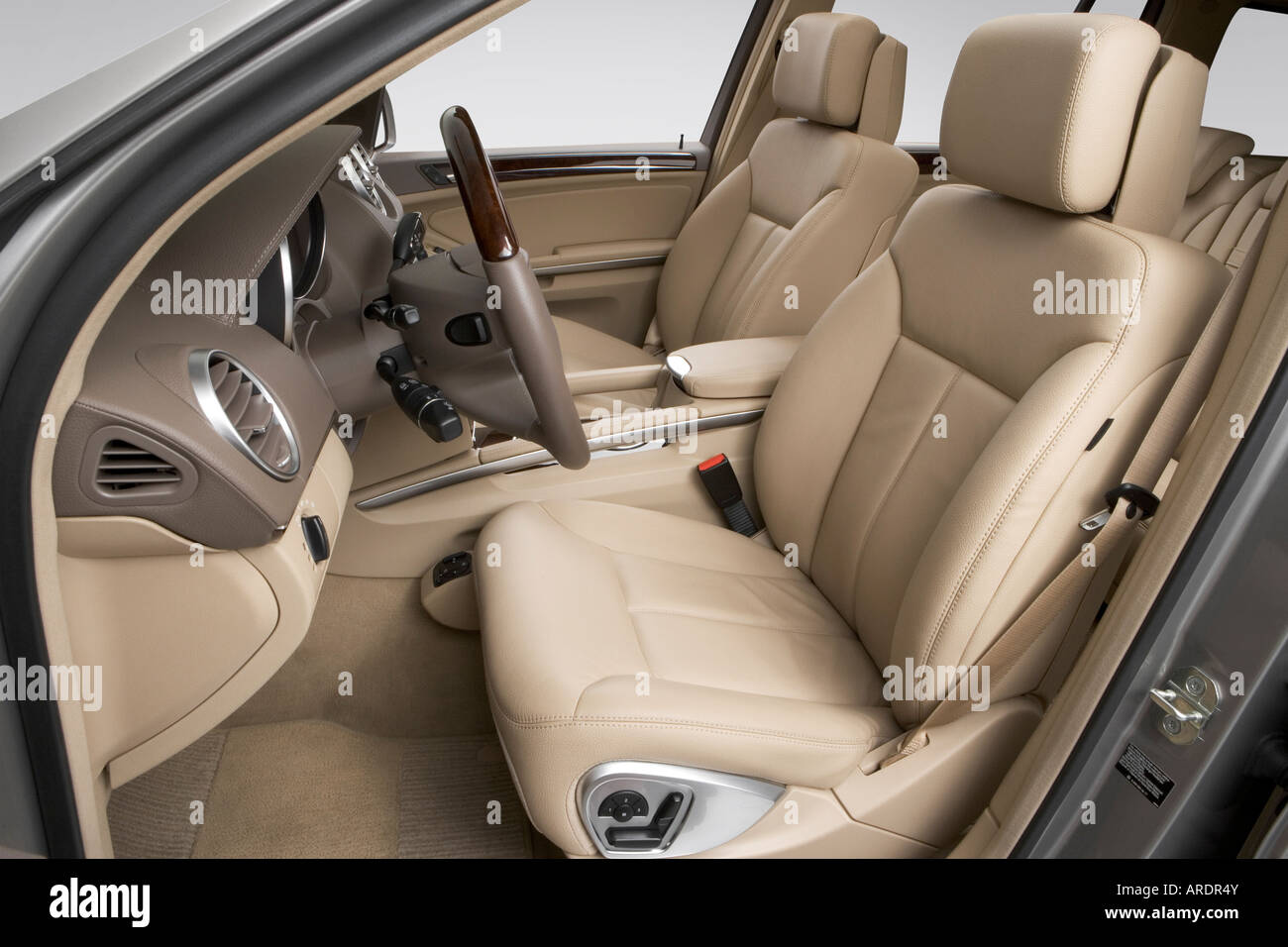 2007 Mercedes-Benz GL 450 in Gray - Front seats Stock Photo - Alamy