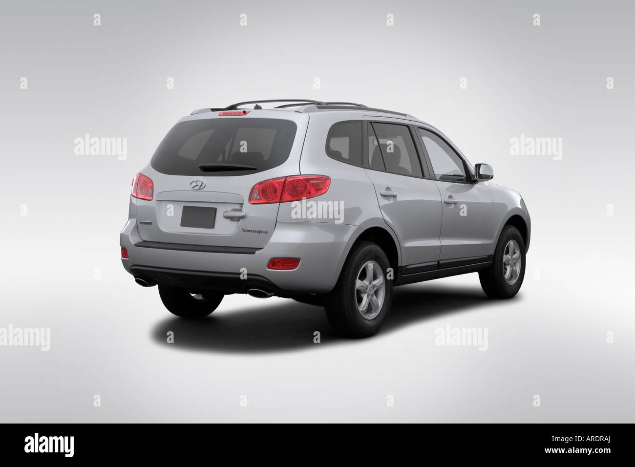 Hyundai santa fe 2007 hi-res stock photography and images - Alamy