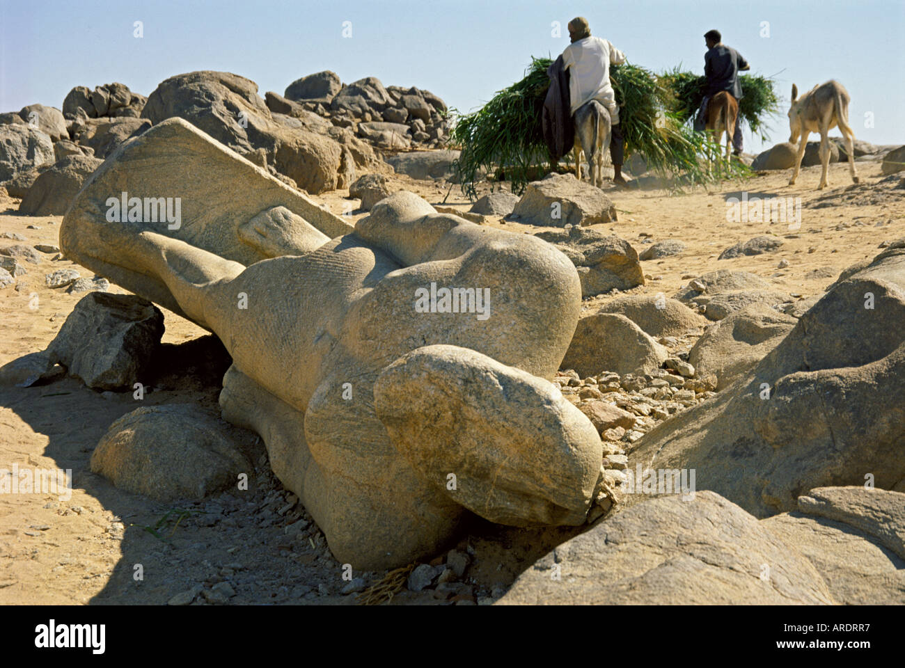 Broken statue hi-res stock photography and images - Alamy