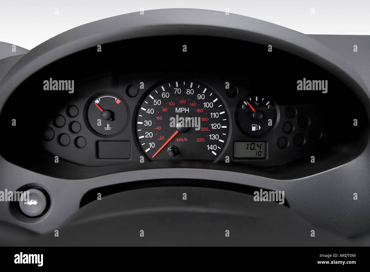 2007 Ford Focus SE in Silver - Speedometer/tachometer Stock Photo - Alamy