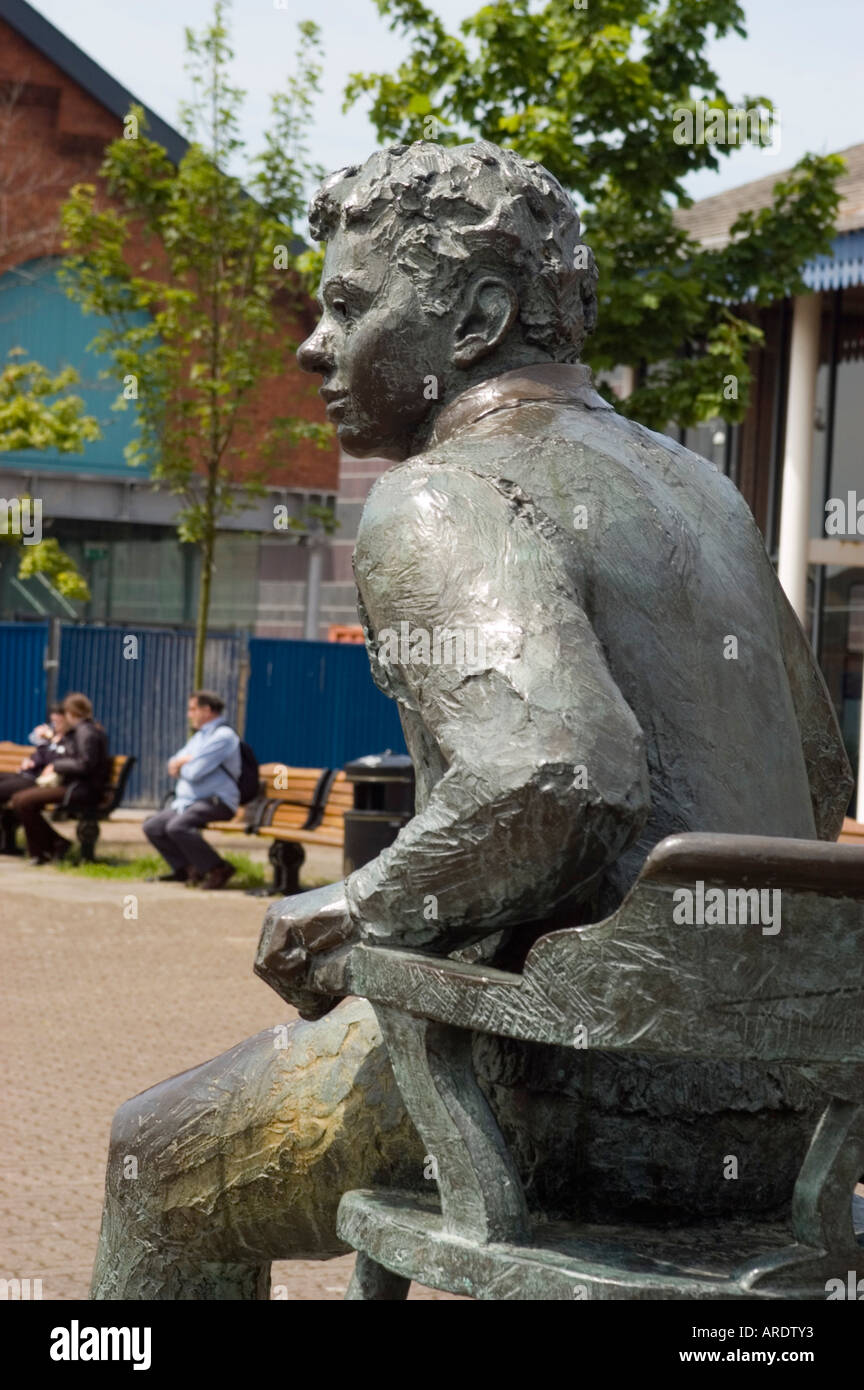 Statue of Poet Dylan Thomas at Swansea Marina Stock Photo - Alamy