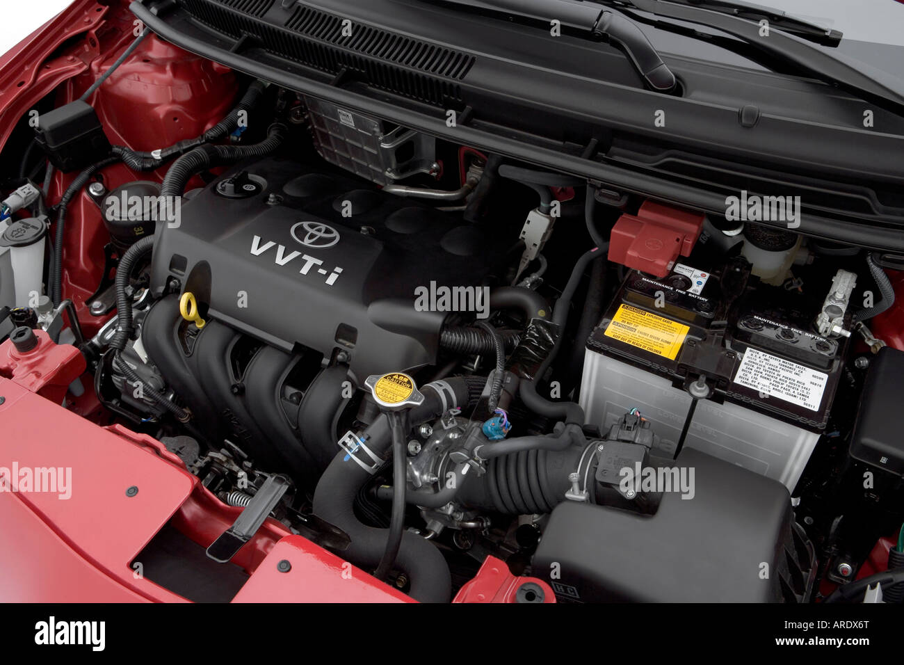 2007 Toyota Yaris S in Red - Engine Stock Photo - Alamy