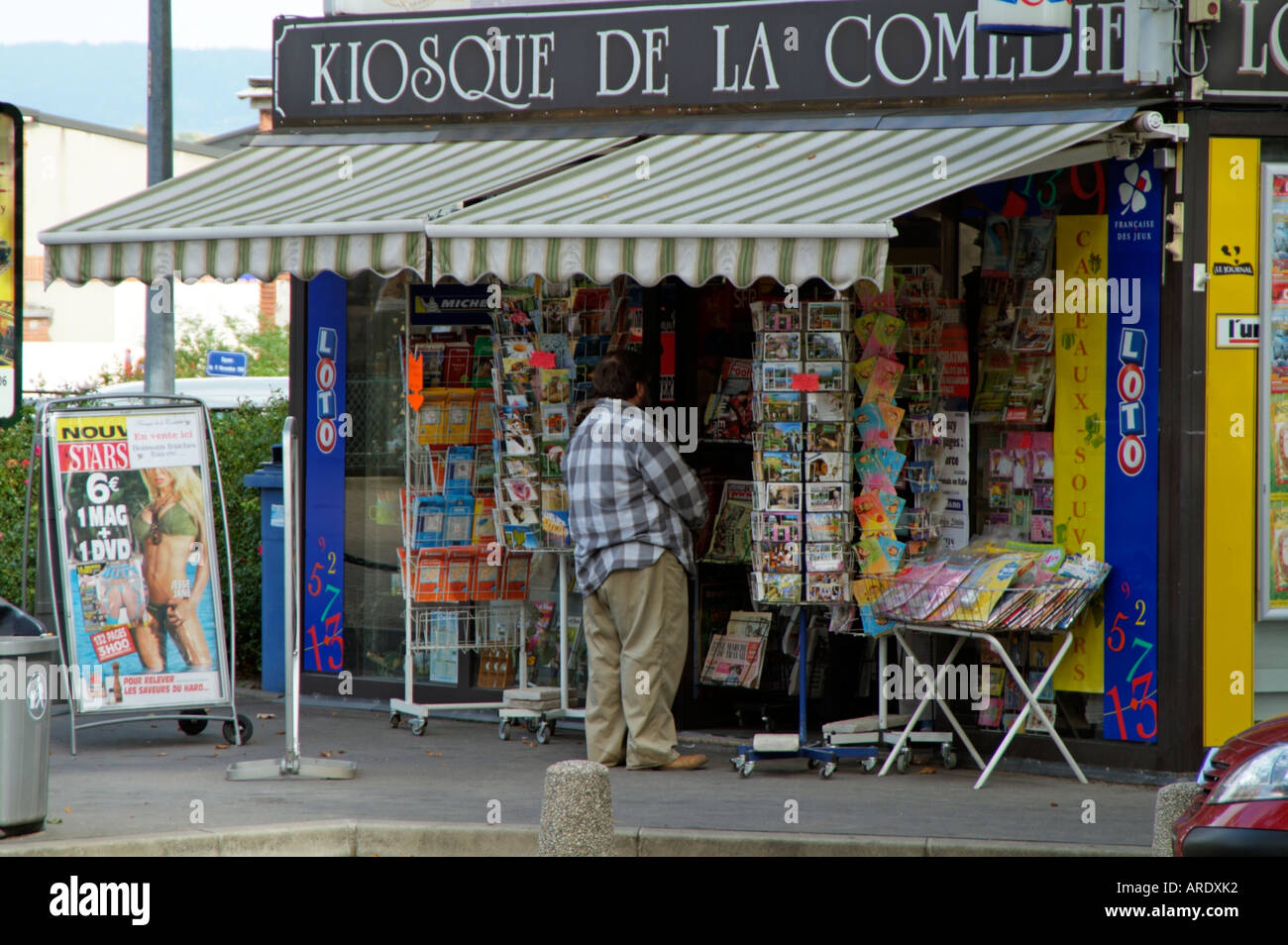 French newspapers magazines hi-res stock photography and images - Alamy