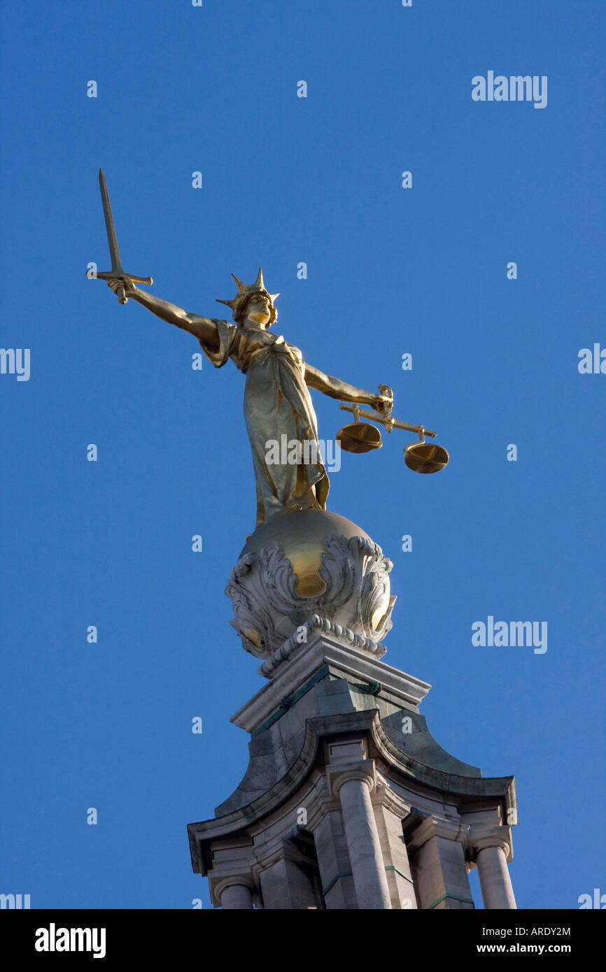 Statue of the Scales of Justice on the top of The Old Bailey Central ...